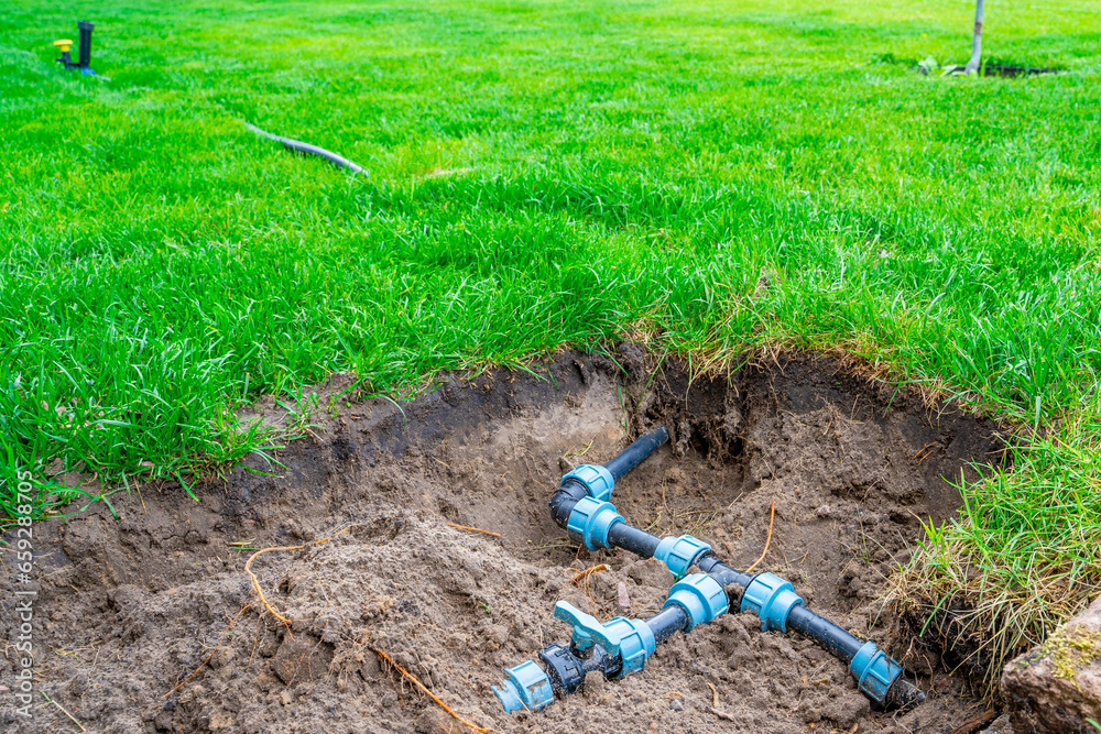 Self-installation of irrigation with a retractable sprinkler in the ...