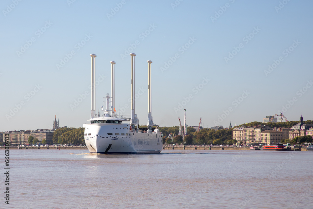 Fotografie Canopee Canopy French freighter new-generation sailing cargo ...