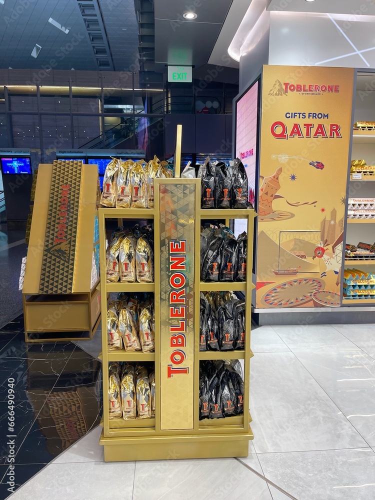 Foto de Stock Rack with Toblerone products. Swiss chocolate brand ...