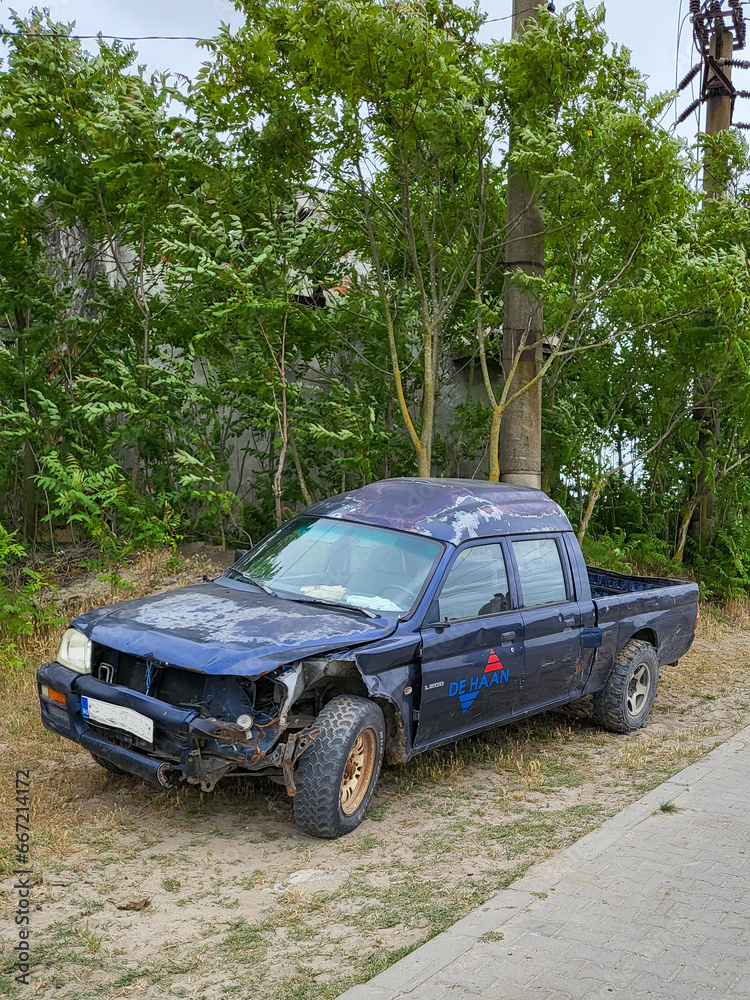 Mitsubishi L200 pickup, the third generation (K50/K60/K70) badly ...