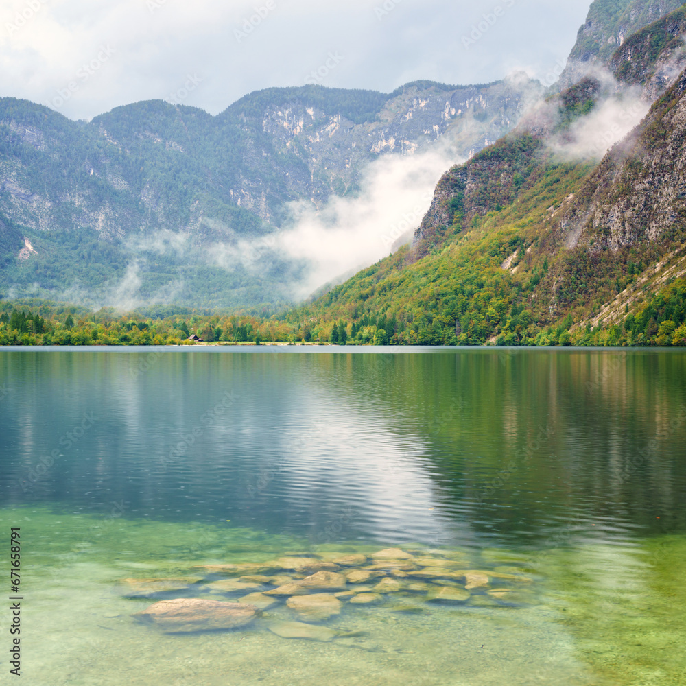Bohinj lake (Bohinjsko jezero), Triglav national park, amazing autumn ...