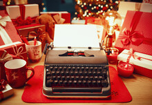 Vintage Christmas Typewriter Free Stock Photo - Public Domain Pictures