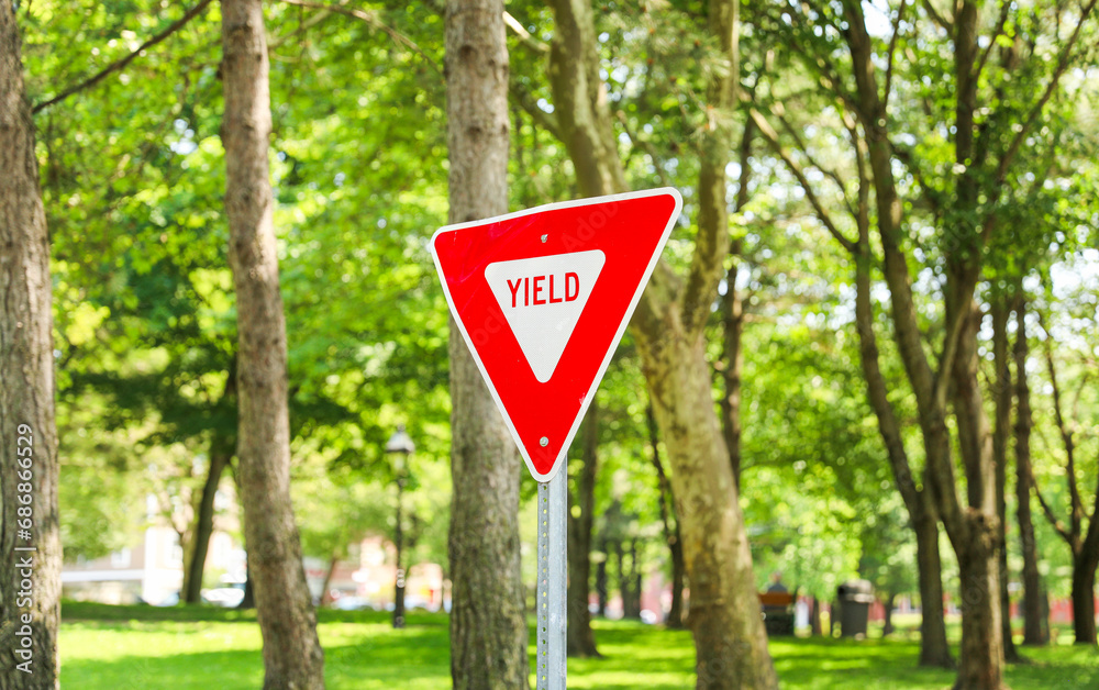 yield sign dimensions