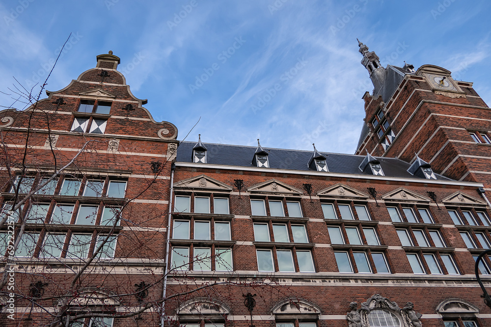 The DOB-Academy is located in the former TU Delft Library, called De ...