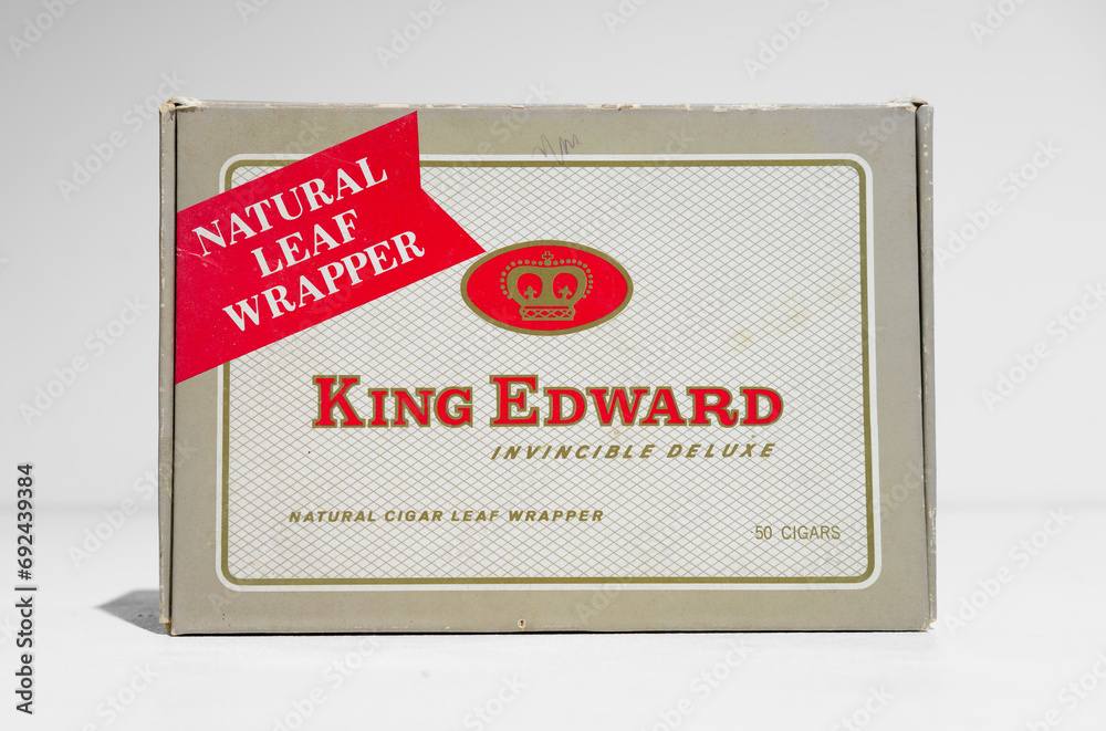 kent, uk, 01.01.2023 A vintage King Edward cigar box, invincible deluxe ...