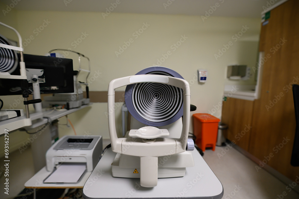 Cornea topografi. Cabinet during study of the eyesight using a modern ...