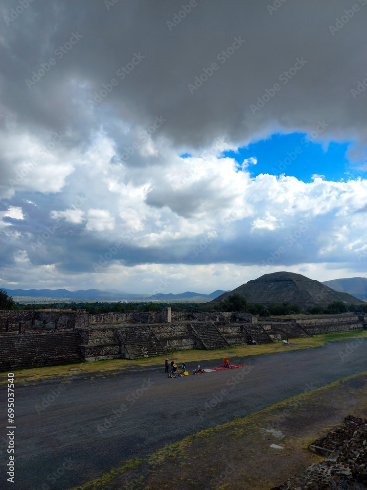 Ruinas o Pirámides de Teotihuacán, México, CDMX, Pirámide del sol Stock ...