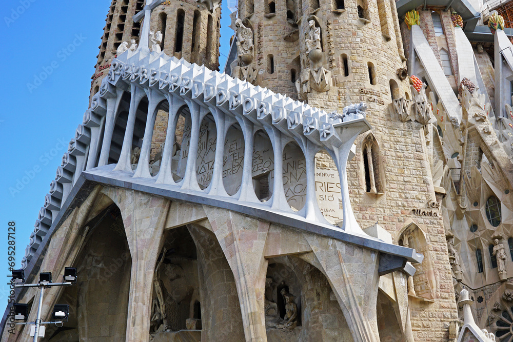 Exterior architecture design of 'Sagrada Familia Cathedral, Temple of ...