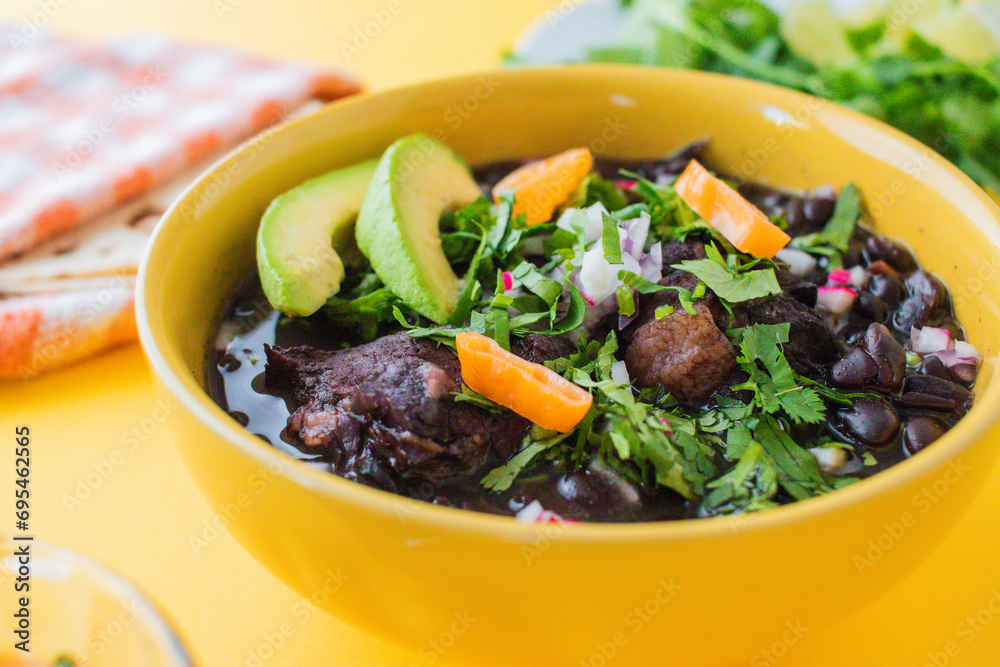 Photo Stock Frijol con puerco - imágenes, fotografías de comida ...