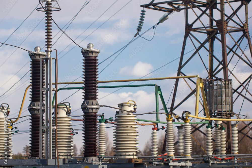 Porcelain and ceramic electrical support insulators for high voltage ...