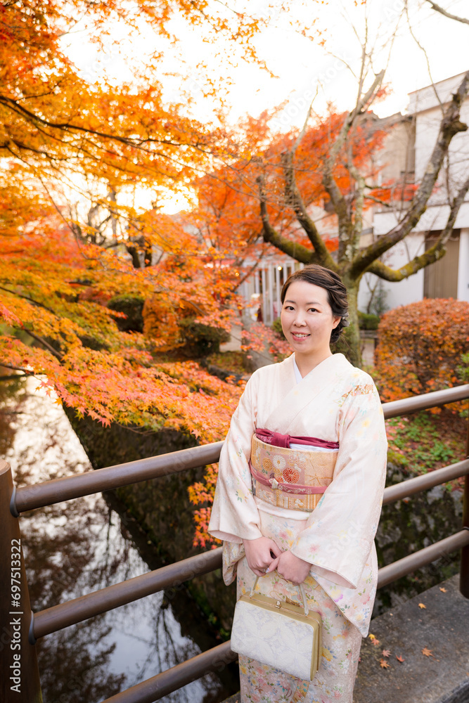 Japanese Female Kimono Portrait photography. Maple leaves turning red ...