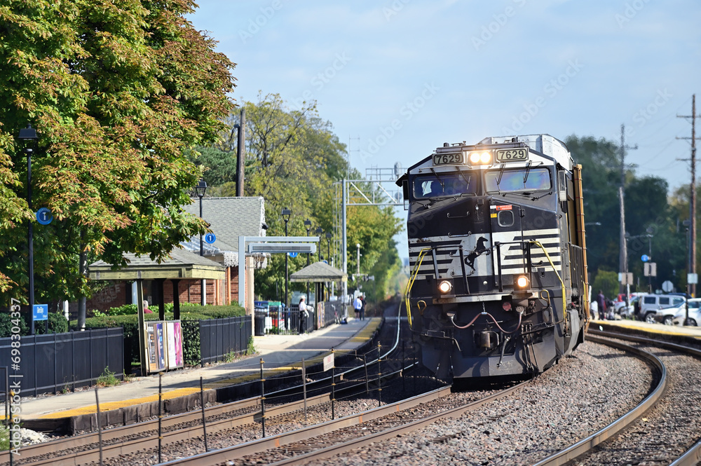 A Norfolk Southern Railway off-road, run-through locomotive leads a ...