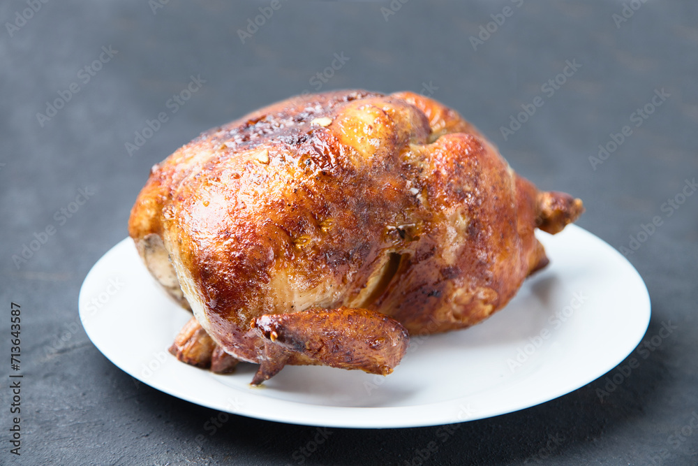 pollo a la brasa comida peruana vista lateral, grande y sabrosa pechuga ...