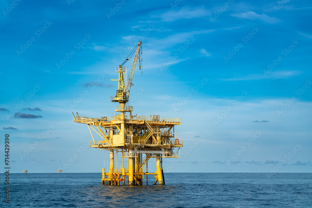 Offshore oil and gas wellhead remote platform which produced raw ...