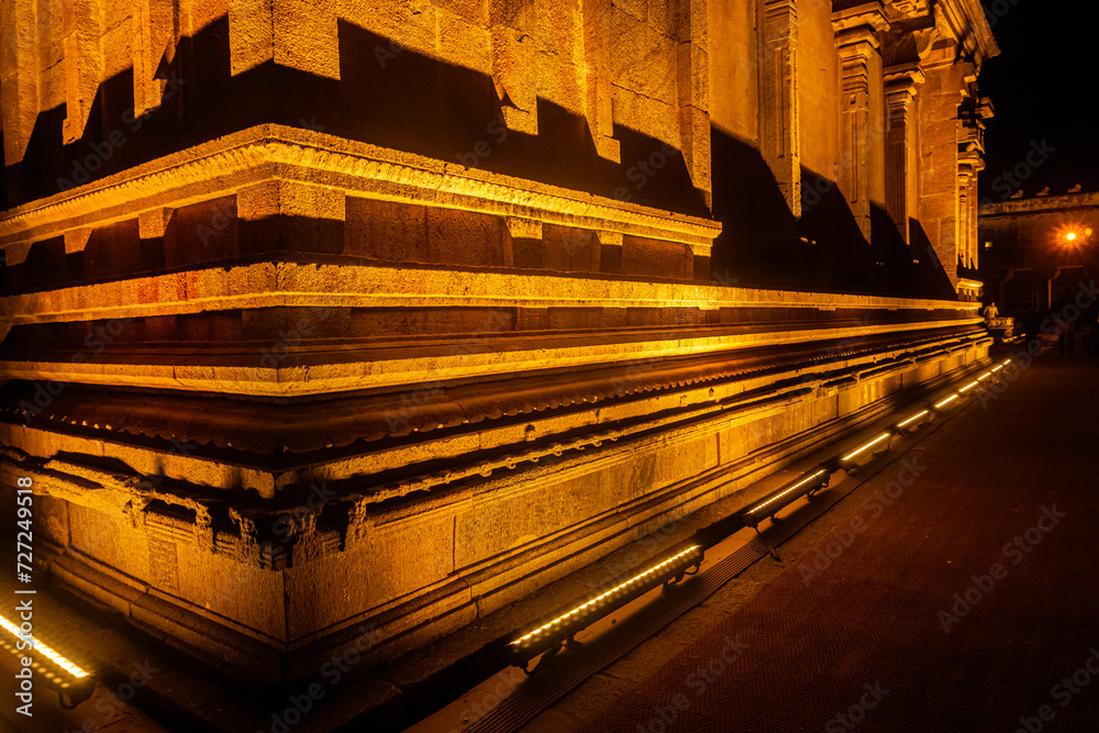 Fotografie Night Time with Lightning - Tanjore Big Temple or ...