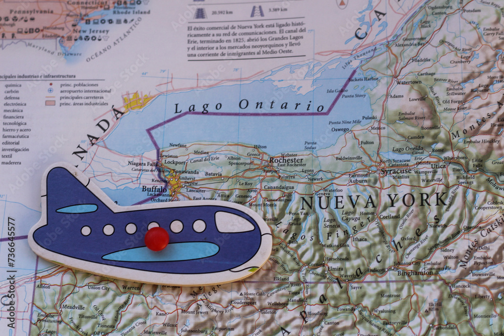 mapa del mundo con símbolo. Stock Photo | Adobe Stock