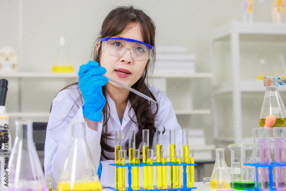 Asian young woman female laboratory assistant professional scientist ...