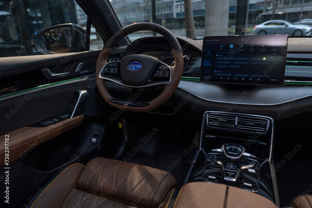 Stock-Foto „steering wheel, display electric BYD Tang car, Interior ...