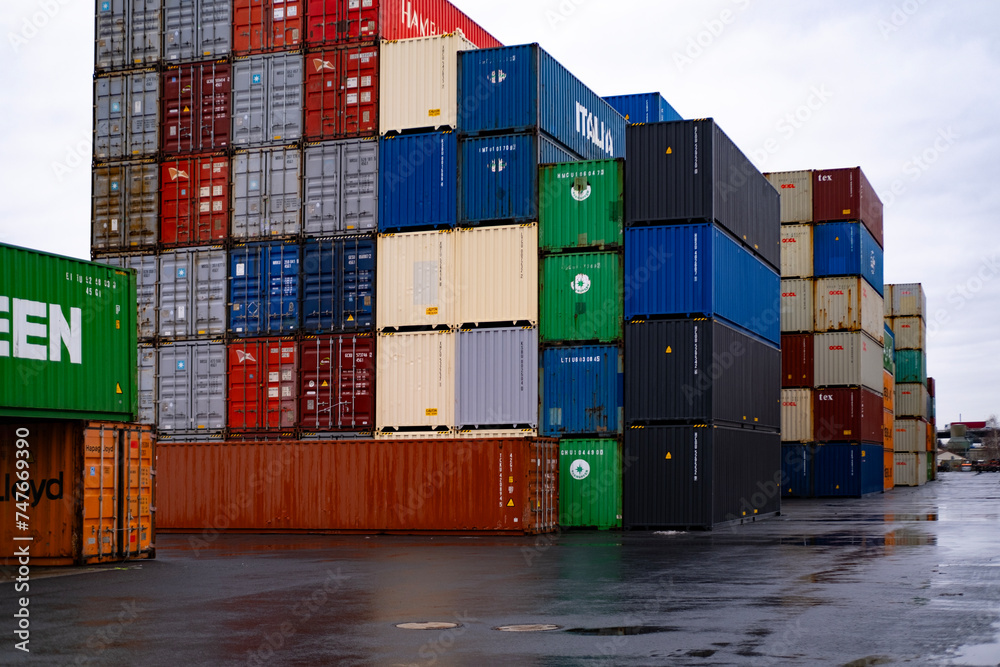 Shipping containers largest shipping and transportation companies ...
