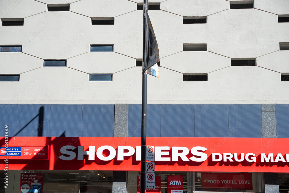 Stock-Foto „exterior building facade and sign of Shoppers Drug Mart, a ...