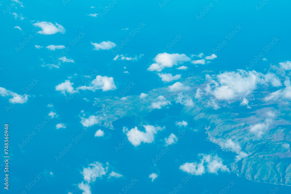 Aerial photography of Honolulu to Hilo from the plane. Kahoʻolawe ...