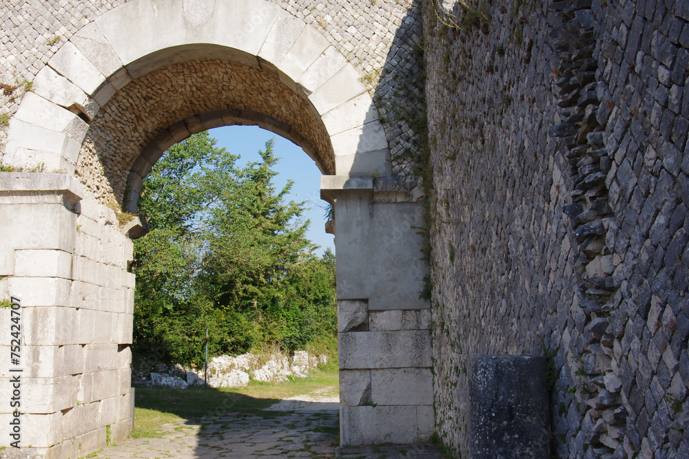 Altilia archaeological site: In the foreground a reticulated wall ...