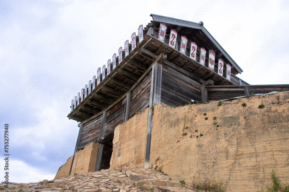 古代の山城 鬼ノ城西門 岡山県総社市 The west gate of Kinojyo castle ruins, built more ...