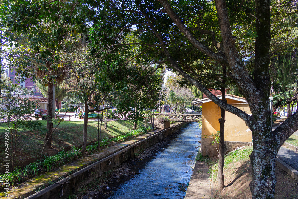 Foto de Stock Rio Lambari na Praça Dom Pedro II - POÇOS DE CALDAS, MG ...