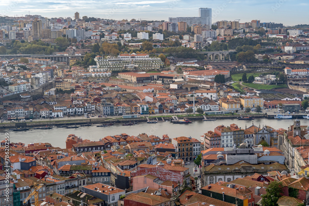 Panorama de la hermosa ciudad de Porto, viajes y monumentos de Portugal ...