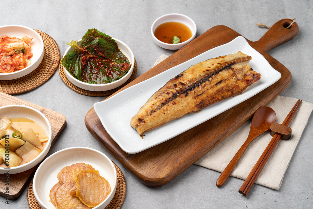 Samchi, fish, grilled, side dish, kimchi, perilla leaf, seasoned, beef ...