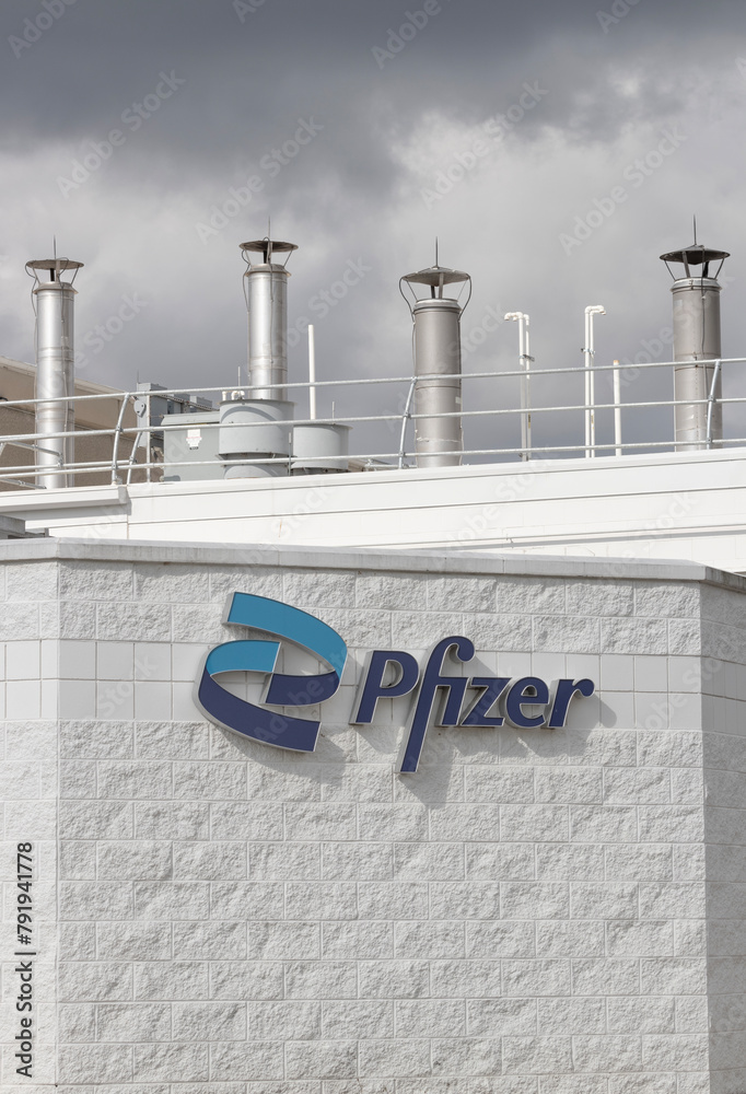 Photo Stock Pfizer site manufacturing heparin active pharmaceutical ...