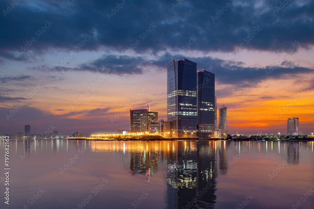 Cityscape, landmarks of Karachi, Bahria Tower, Dolmen mall Clifton ...