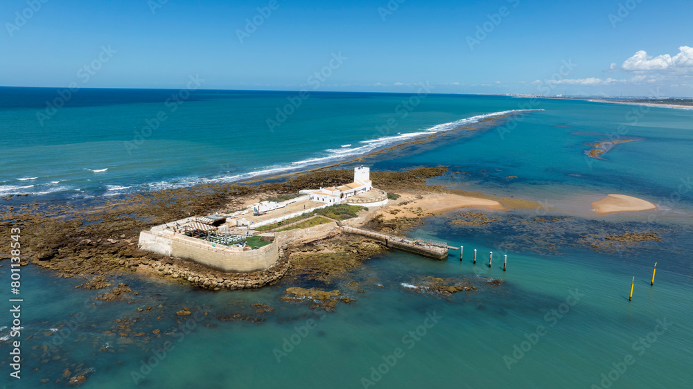 vista aérea del castillo de Sancti Petri en el termino municipal de San ...