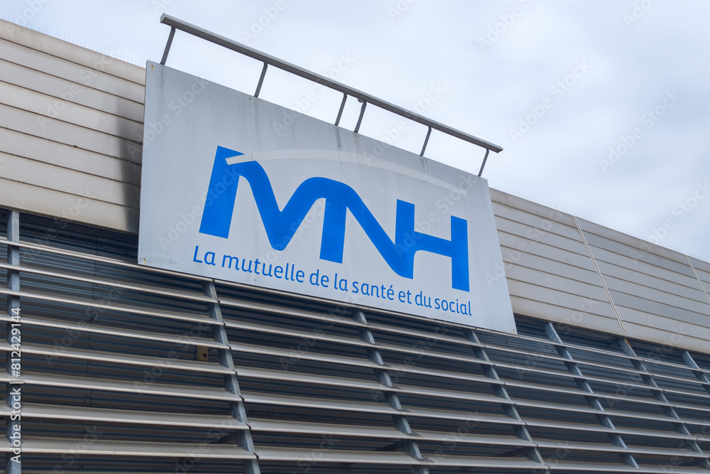 MNH Mutuelle nationale des hospitaliers National mutual of hospitalists ...