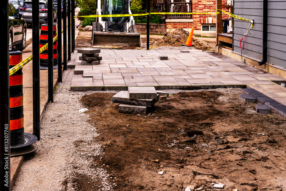 home construction: patio and walkway paving stone instalation in ...