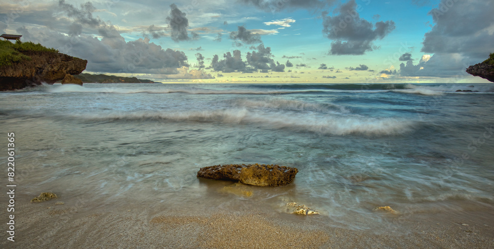Beautiful tropical beach afternoon view with motion wave effect and ...
