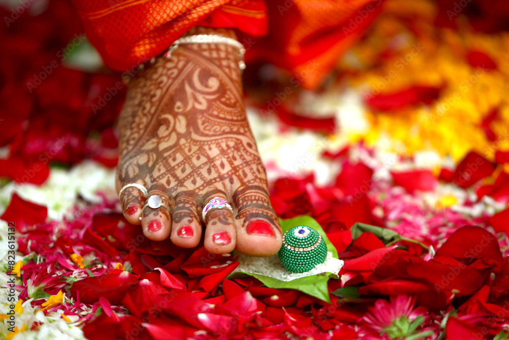 Beautiful Saptapadi moments, an Indian Hindu wedding traitional ...