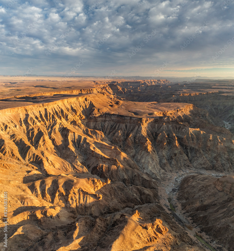 Zdjęcie bez tantiem: Aerial view of arid canyon formations in Fish ...