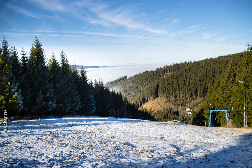 Ski slope on a winter day at Paltinis ski resort, Sibiu, Romania Stock ...