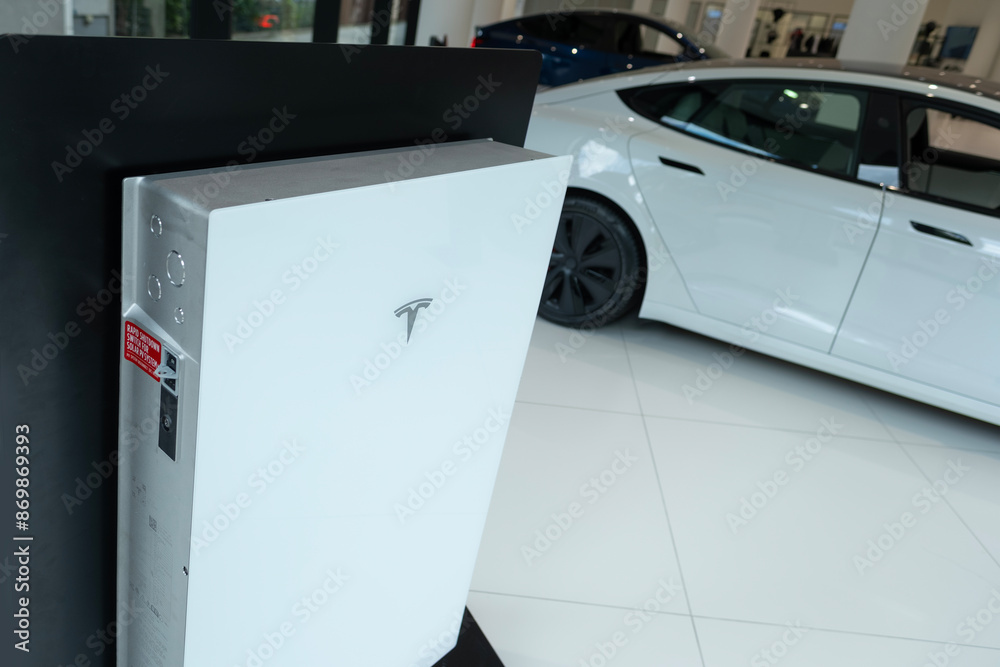 White Model tesla powerwall battery demonstration in official sales ...