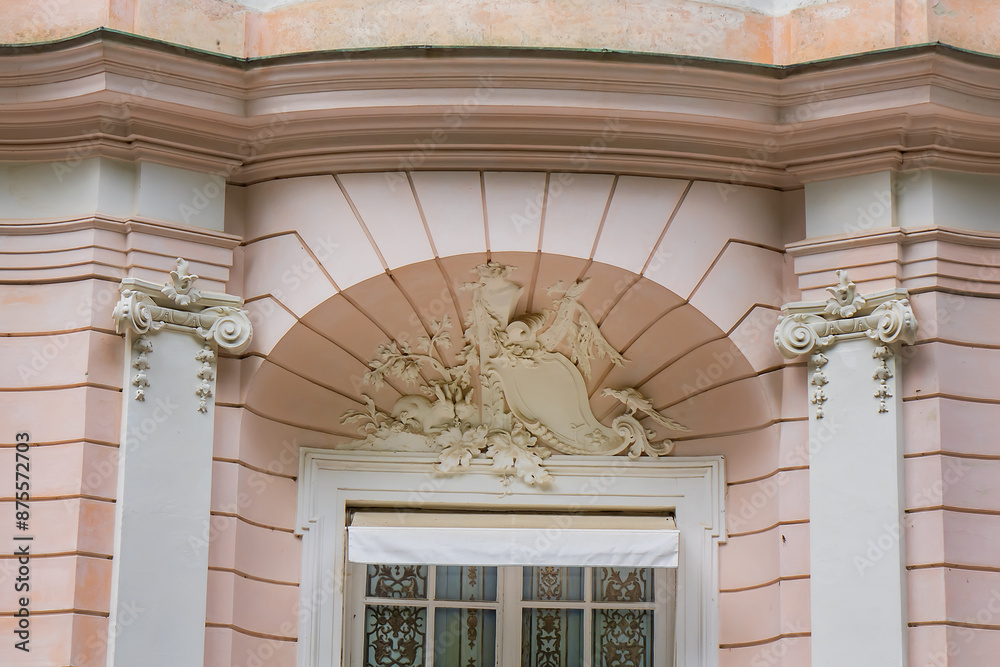 Rococo style Amalienburg - hunting lodge on the grounds of the ...