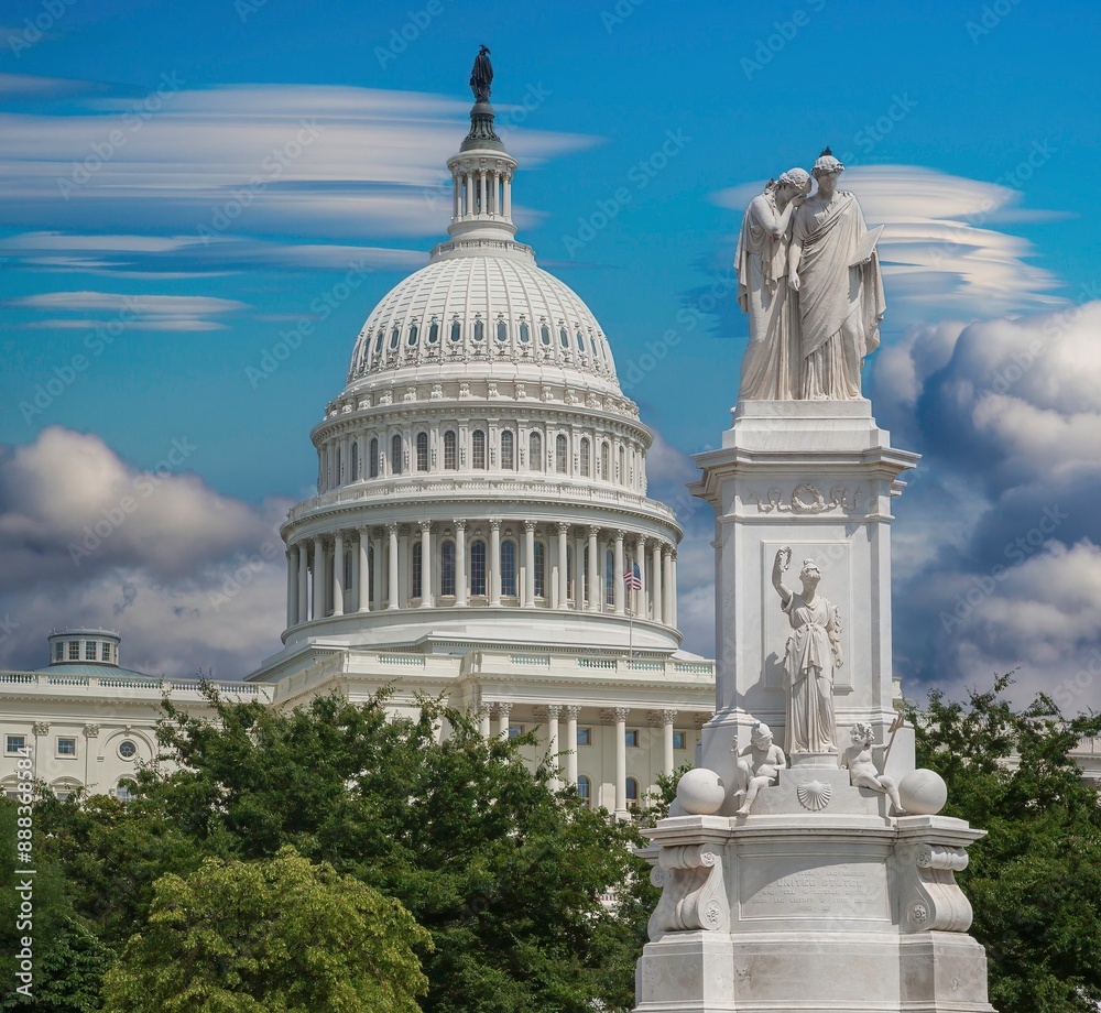 United States Capitol building and the Peace monument. The capitol ...