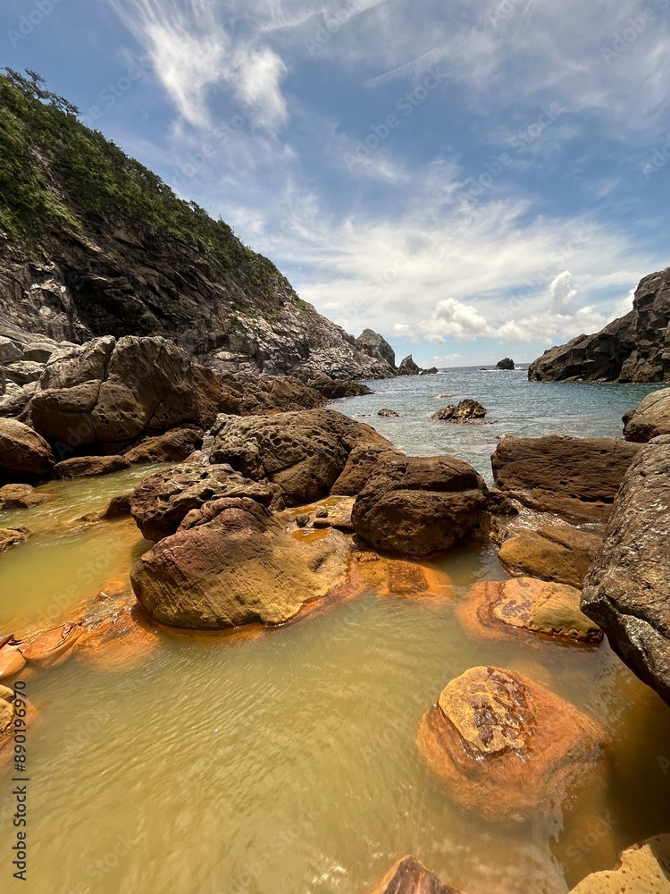 Fotografie Shikinejima in Tokyo is a wild hot spring paradise. Jinata ...