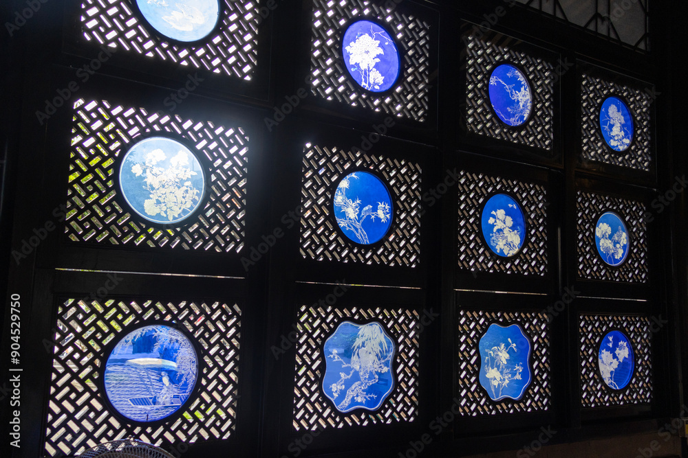 Decorated window in Chen Clan Ancestral Hall (Guangdong Folk Art Museum ...