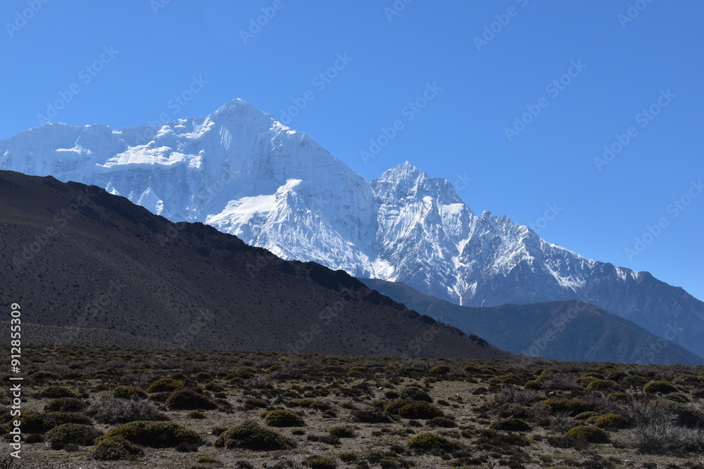 Hiking in Mustang around Muktinath and Tibet on the Himalayan Mountain ...