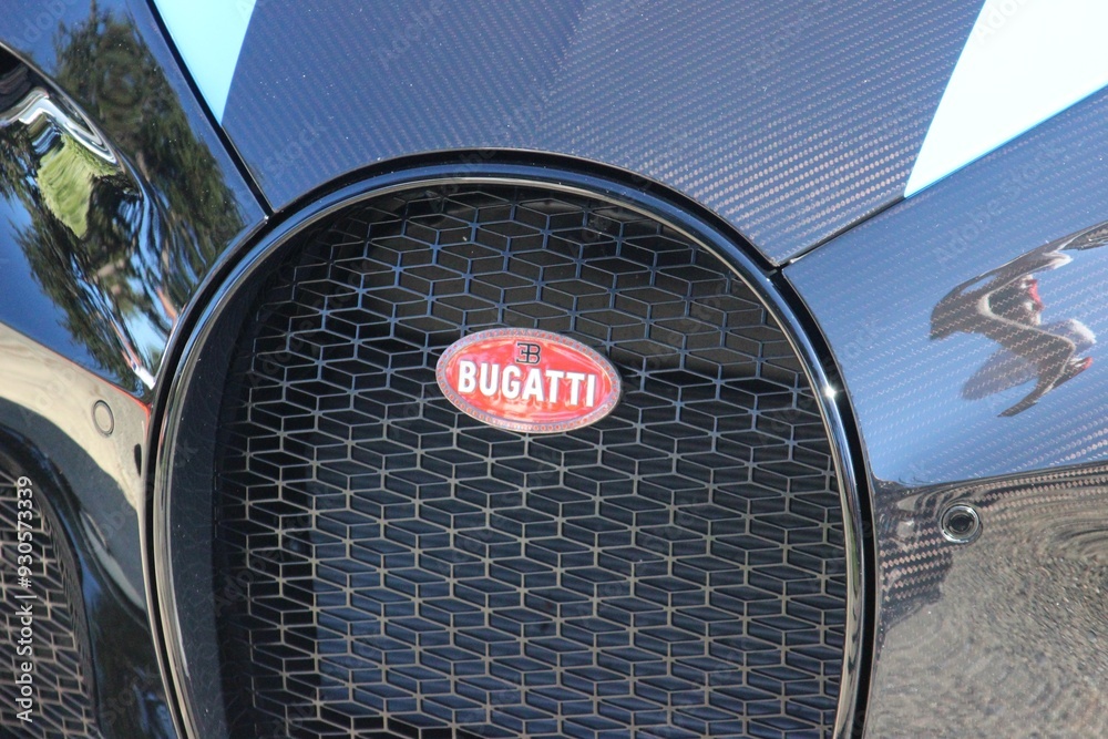 Fotografie Bugatti History and Logo: From Ettore Bugatti's 1909 Origins ...