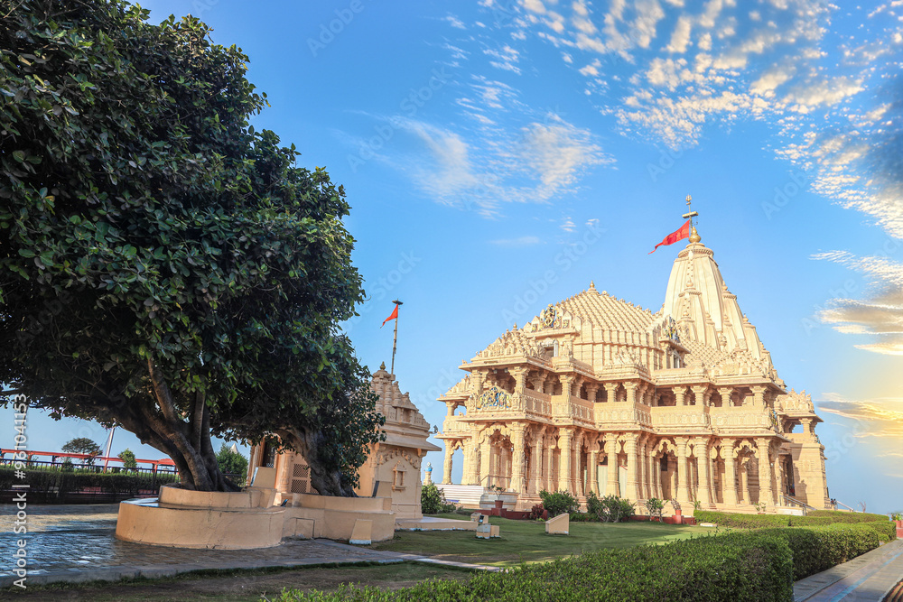 Foto de Stock Somnath temple is a Hindu temple located in Veraval ...