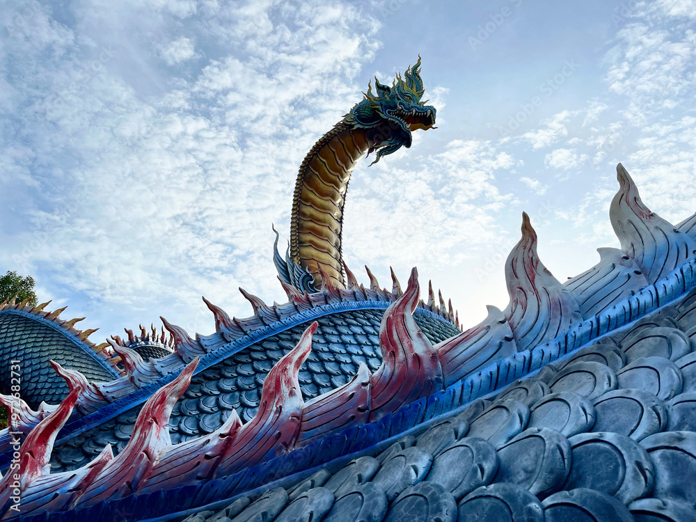 Naga King with Buddha Statue Beautiful Naga Statue, King of giant Naga ...