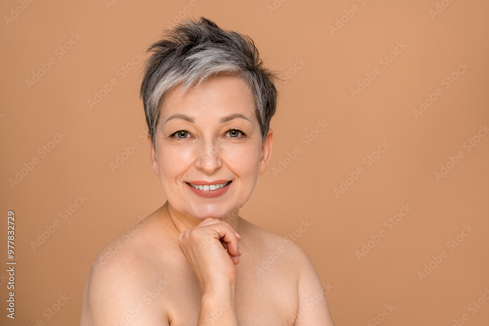 Stock-Foto „Beautiful gorgeous mature middle aged woman with glowing ...