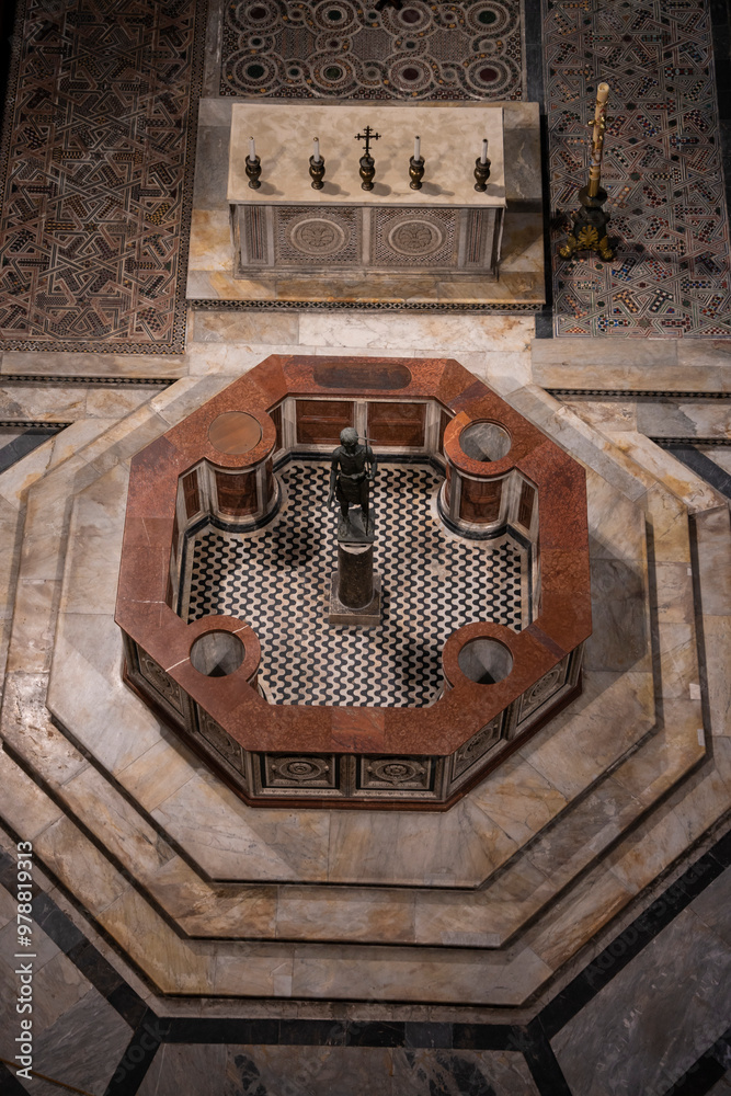 View of interior details of Pisa Baptistery of St. John (Battistero di ...